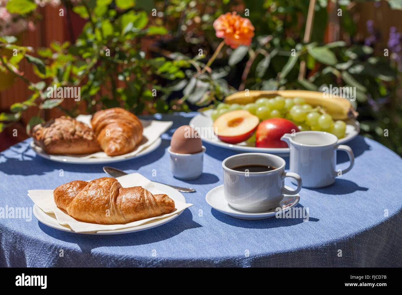 Breakfast on balcony Stock Photo - Alamy