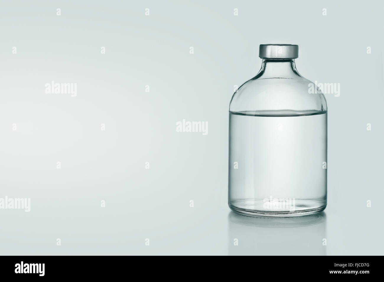 Vial medical isolated Stock Photo - Alamy