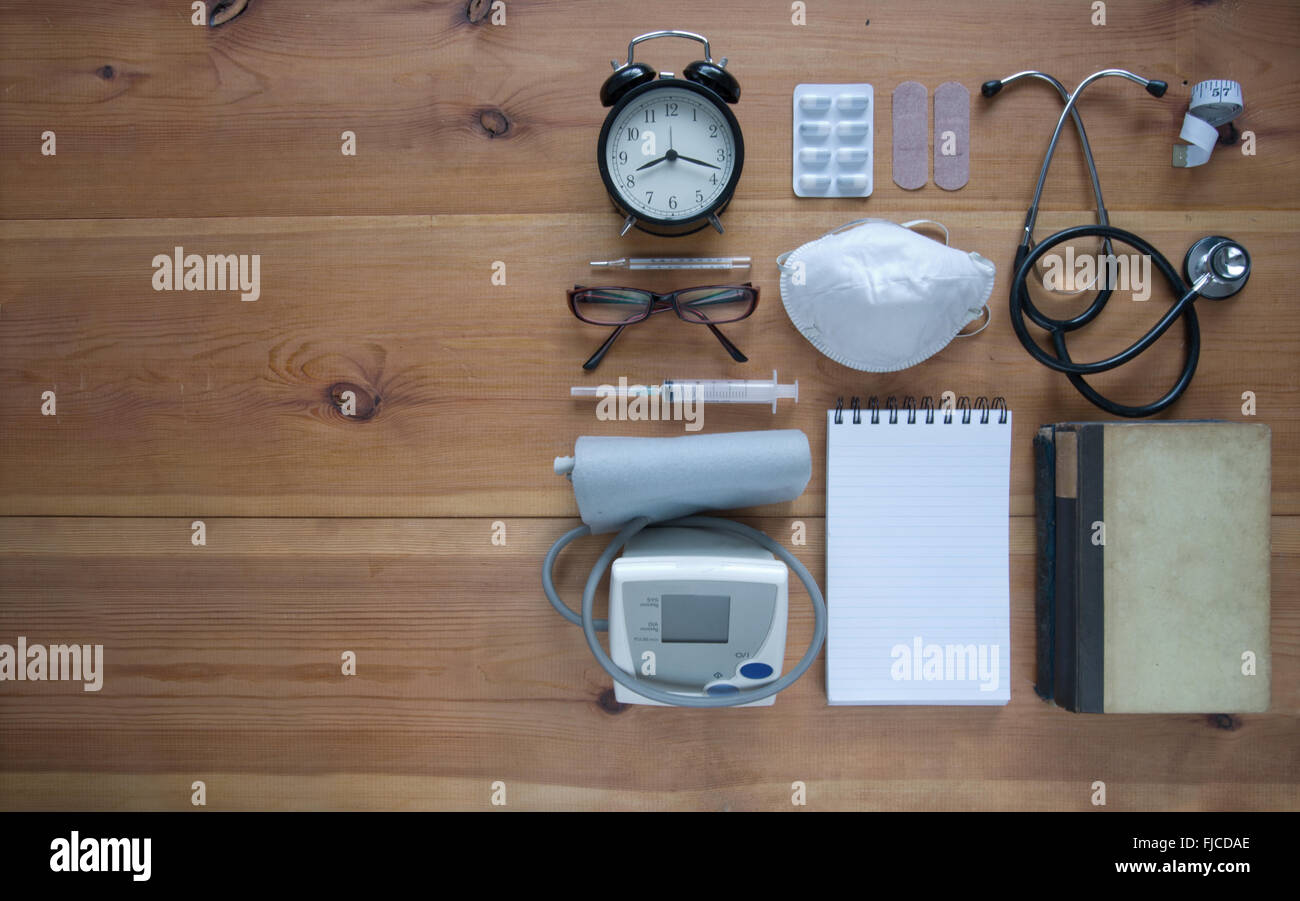 Medical objects equipment flat hi-res stock photography and images - Alamy