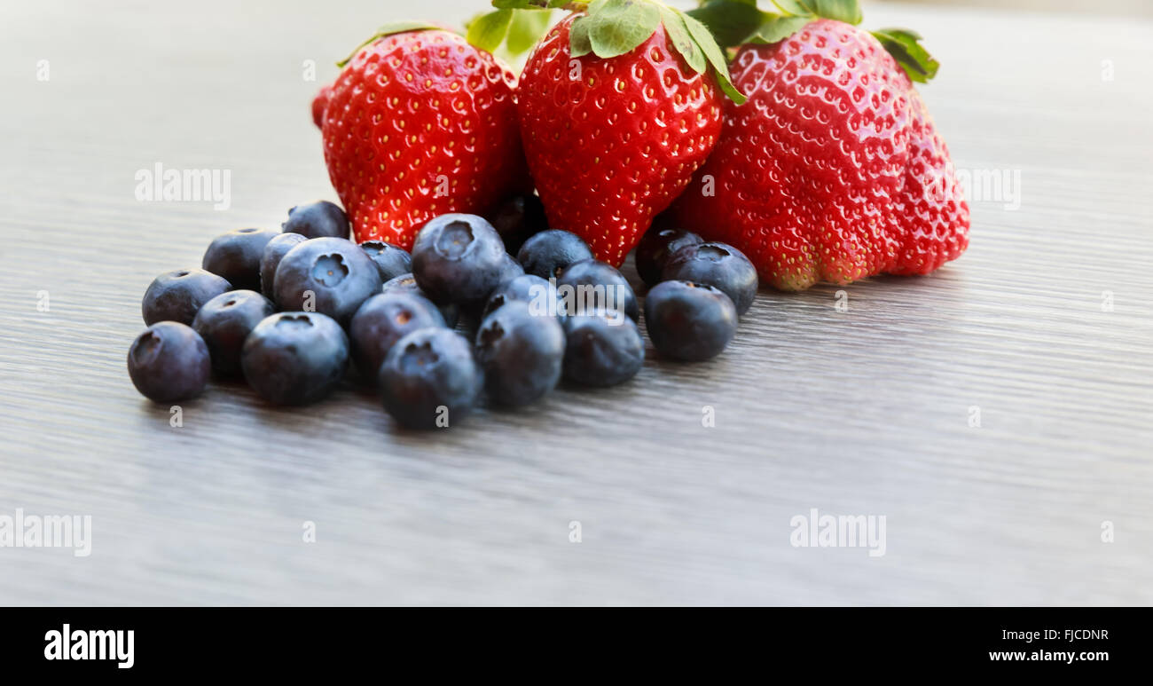 table berry healthy blueberry fruit background fresh Stock Photo - Alamy