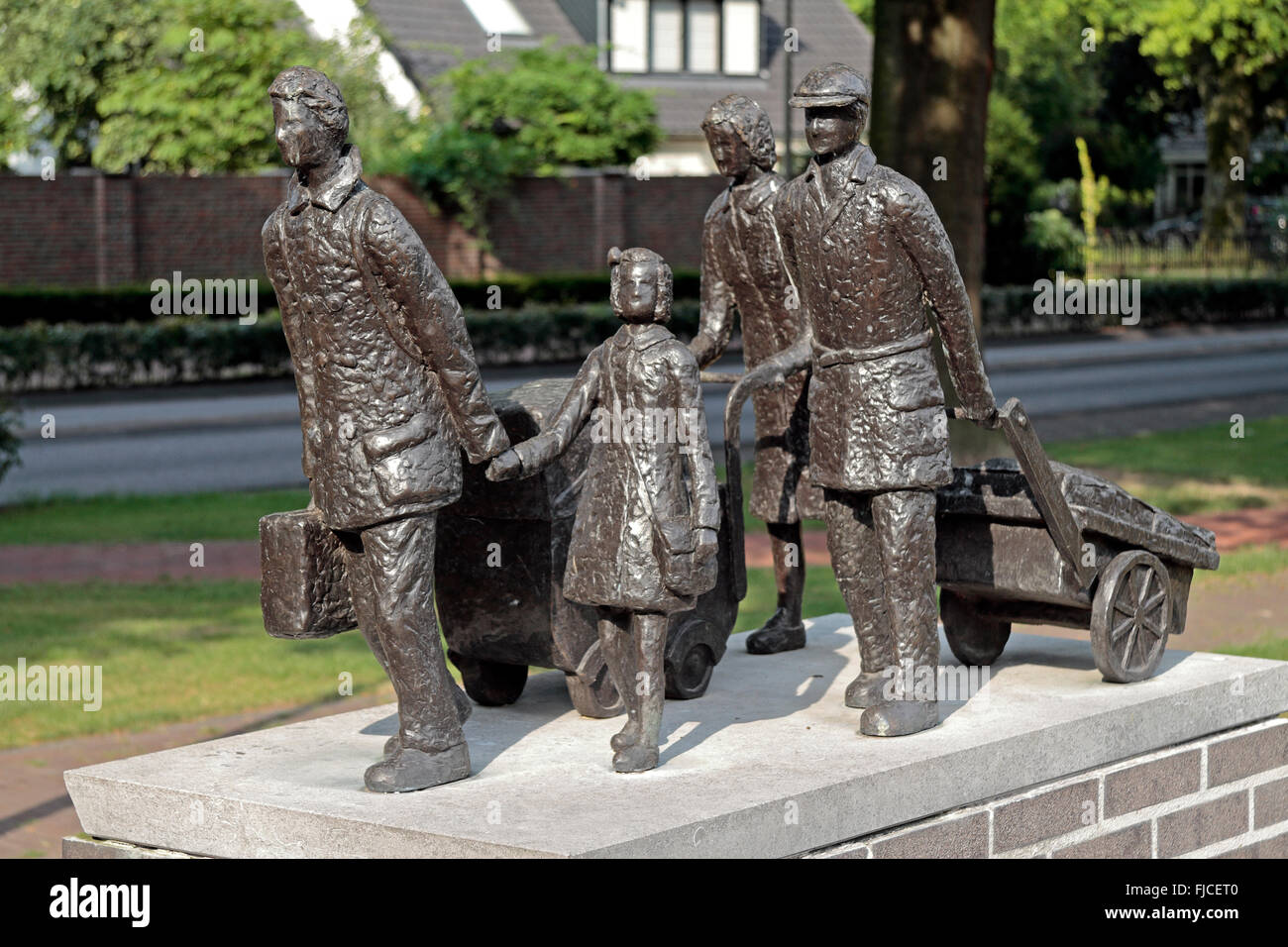 The Groesbeek Evacuation Memorial (by Greet Norp-Nieuwhof), Groesbeek ...