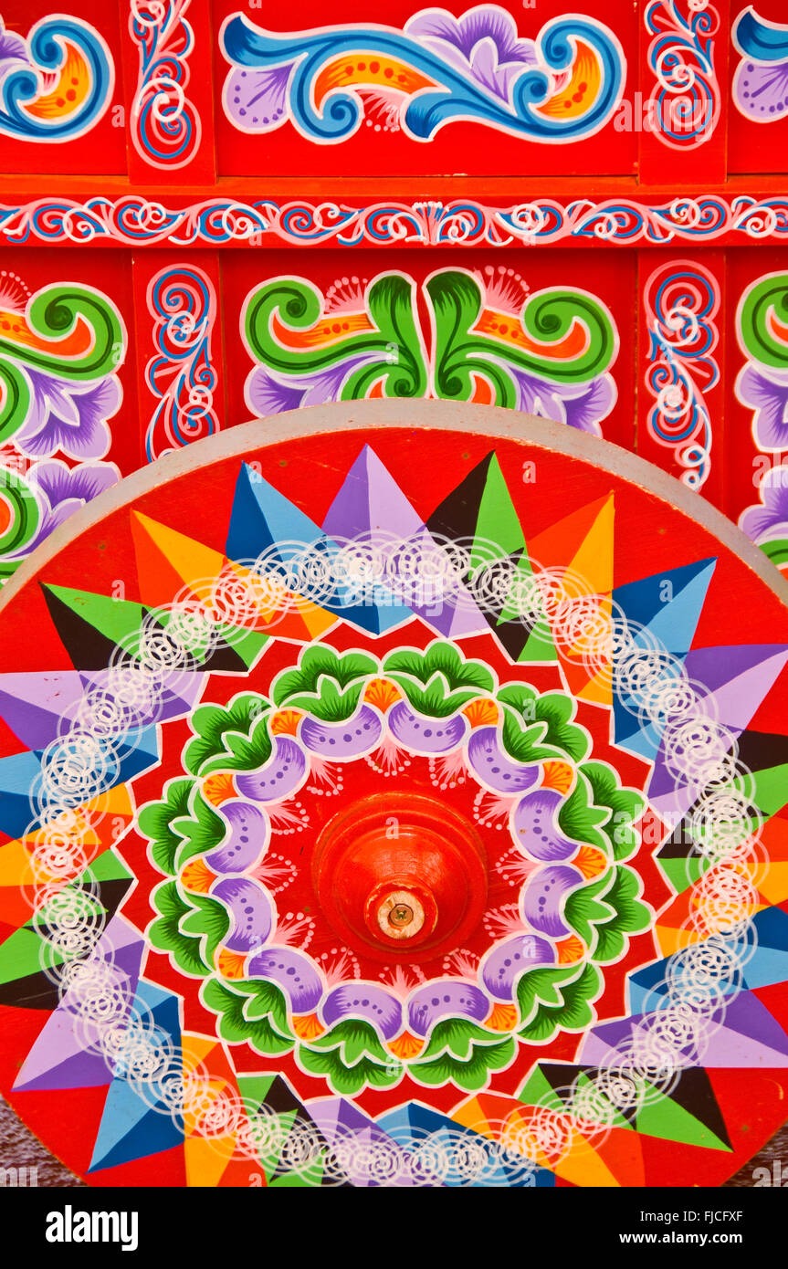Colorfull hand painted wheels of Sarchi Oxen Cart, La Paz Gardens ...