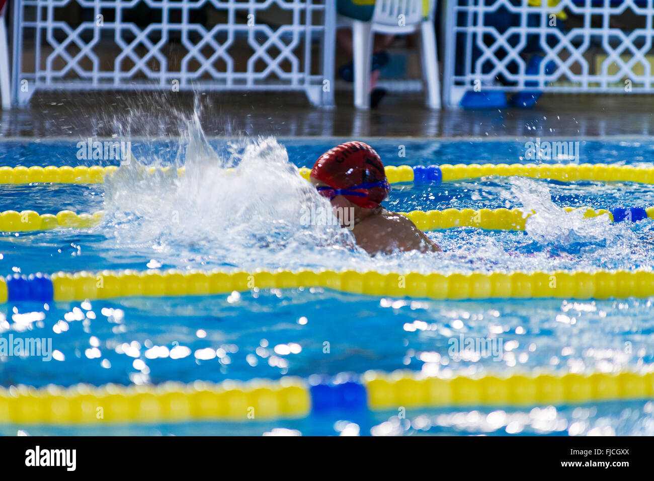 Childrens swimming hi-res stock photography and images - Alamy
