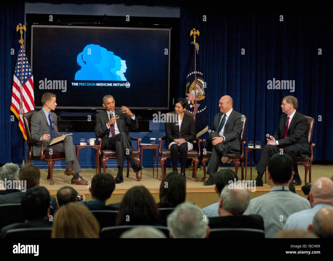 Forum healthcare speaking panel hi-res stock photography and images - Alamy