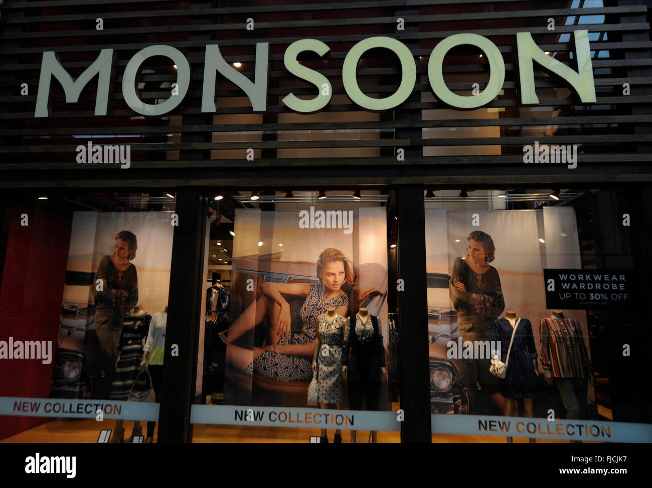 monsoon in Cardiff st Davids shopping centre Stock Photo - Alamy