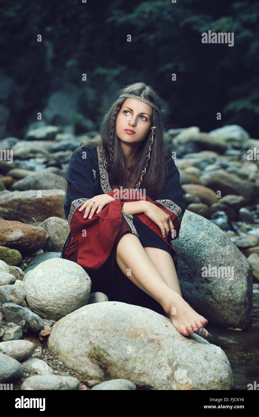 Beautiful medieval woman hi-res stock photography and images - Alamy