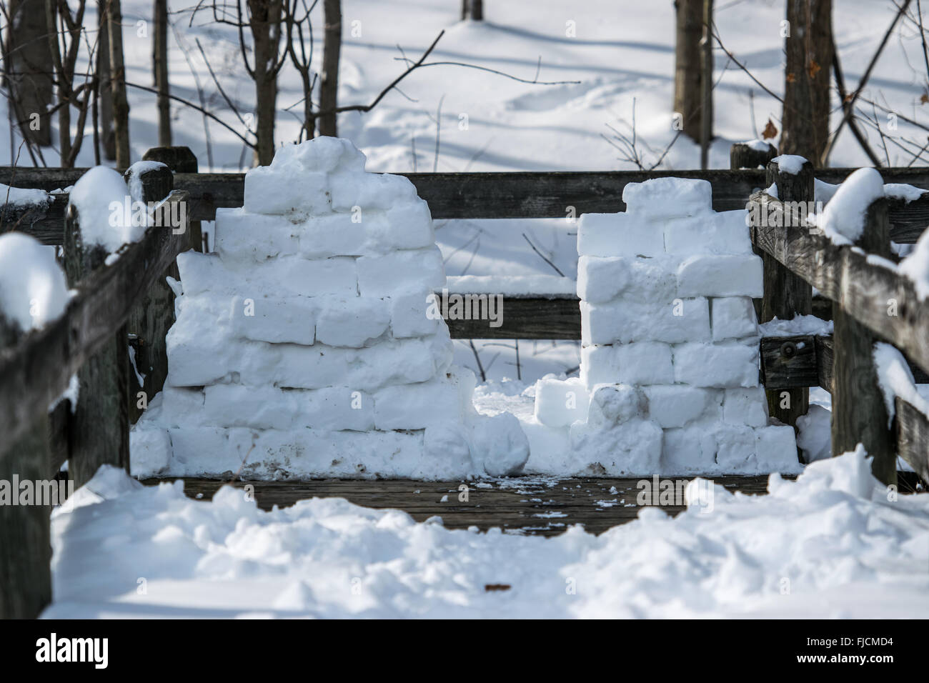 Snow blocks hi-res stock photography and images - Alamy
