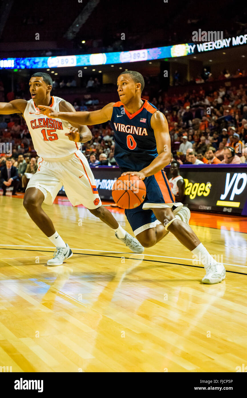 Virginia Cavaliers guard Devon Hall (0) during the NCAA basketball game ...