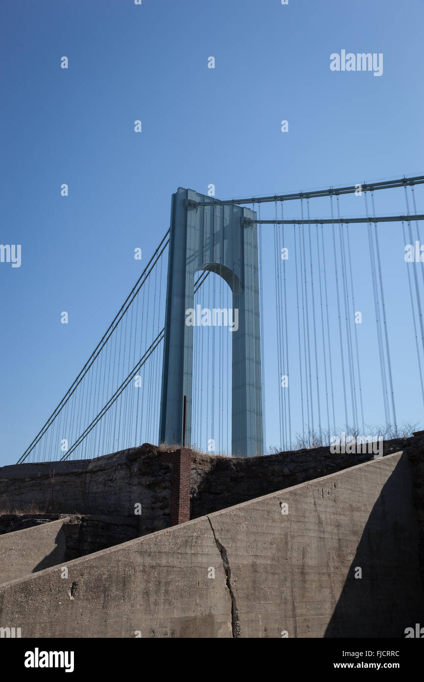 The famous Verrazano-Narrows Bridge viewed from Fort Wadsworth in ...