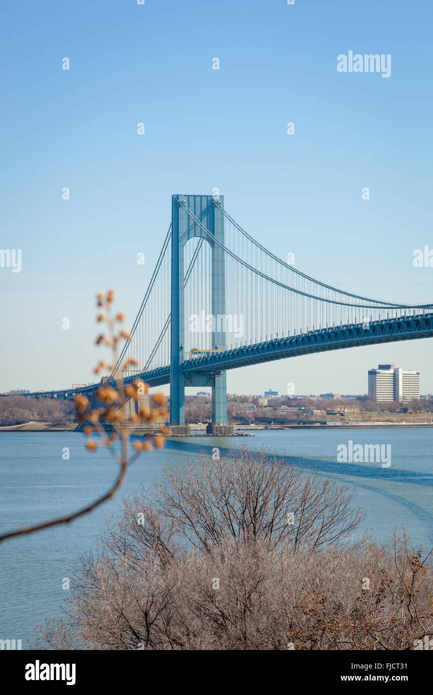The famous Verrazano-Narrows Bridge viewed from Fort Wadsworth in ...