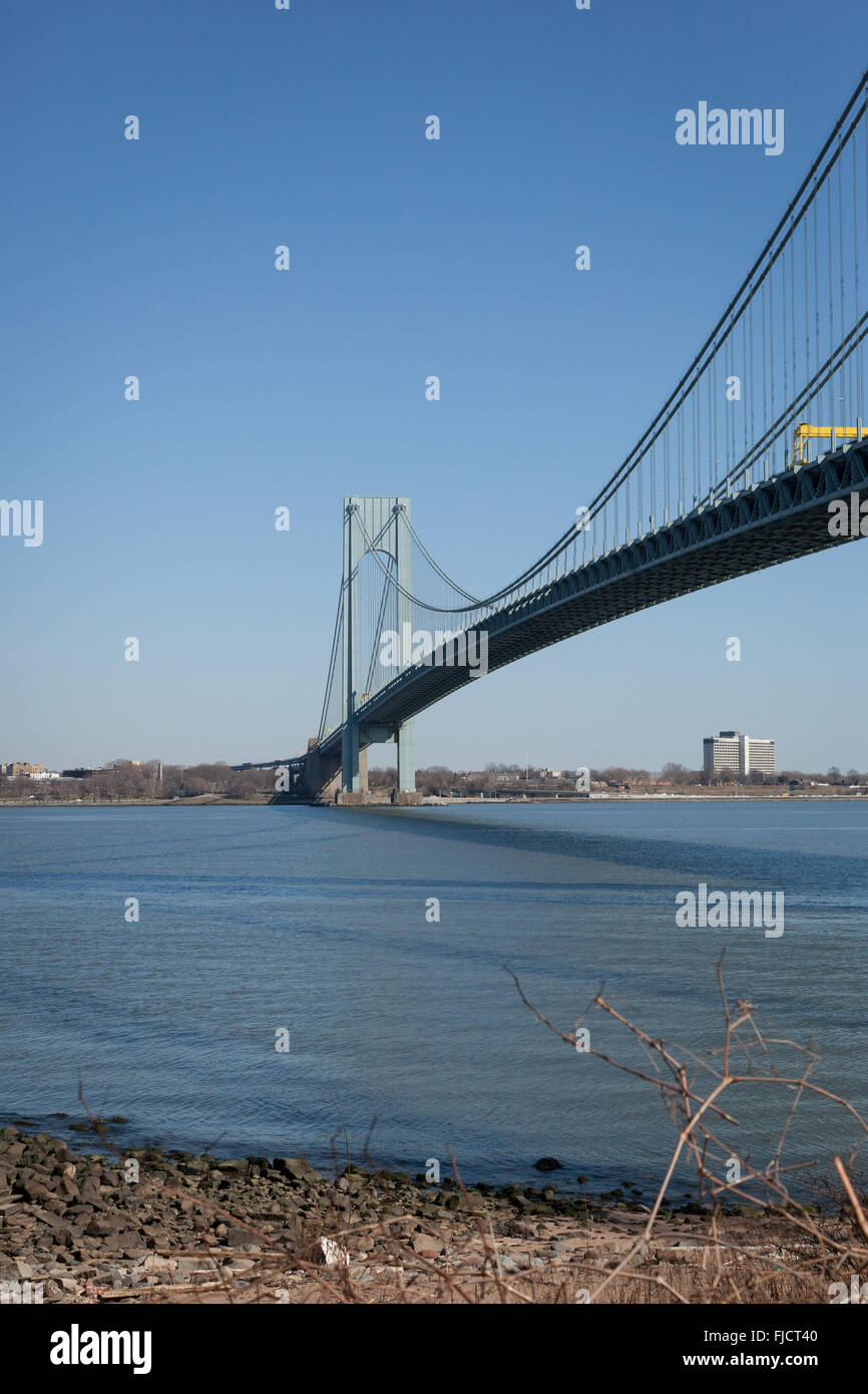The famous Verrazano-Narrows Bridge viewed from Fort Wadsworth in ...