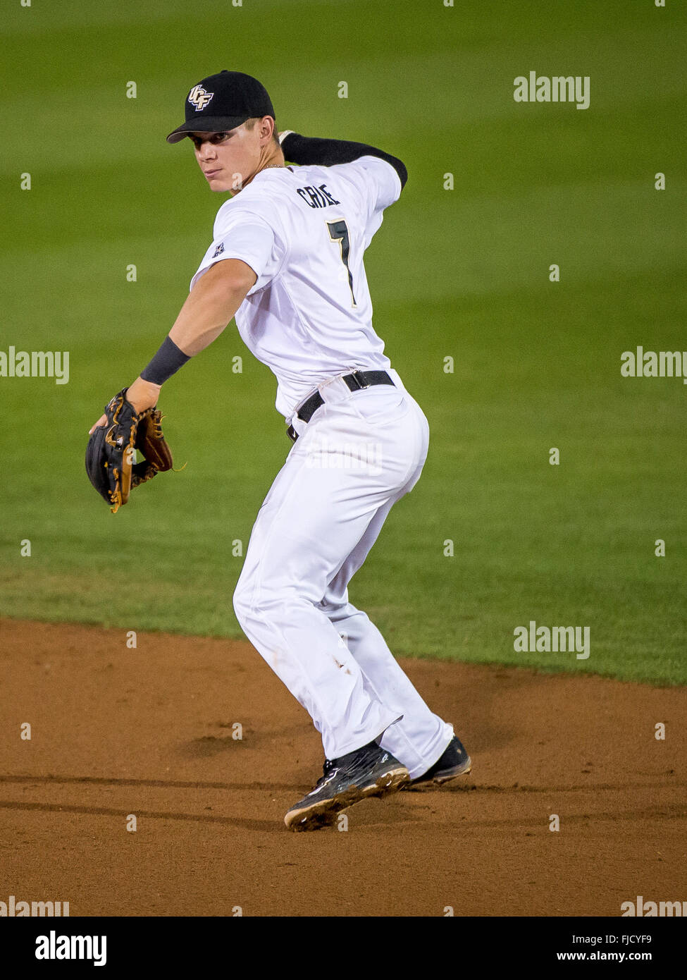 Orlando, FL, USA. 1st Mar, 2016. UCF infielder Ryan Crile (7) prepares ...