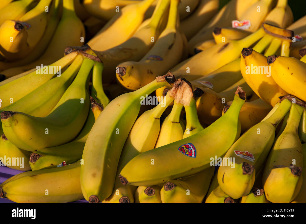 Multiple bananas hi-res stock photography and images - Alamy
