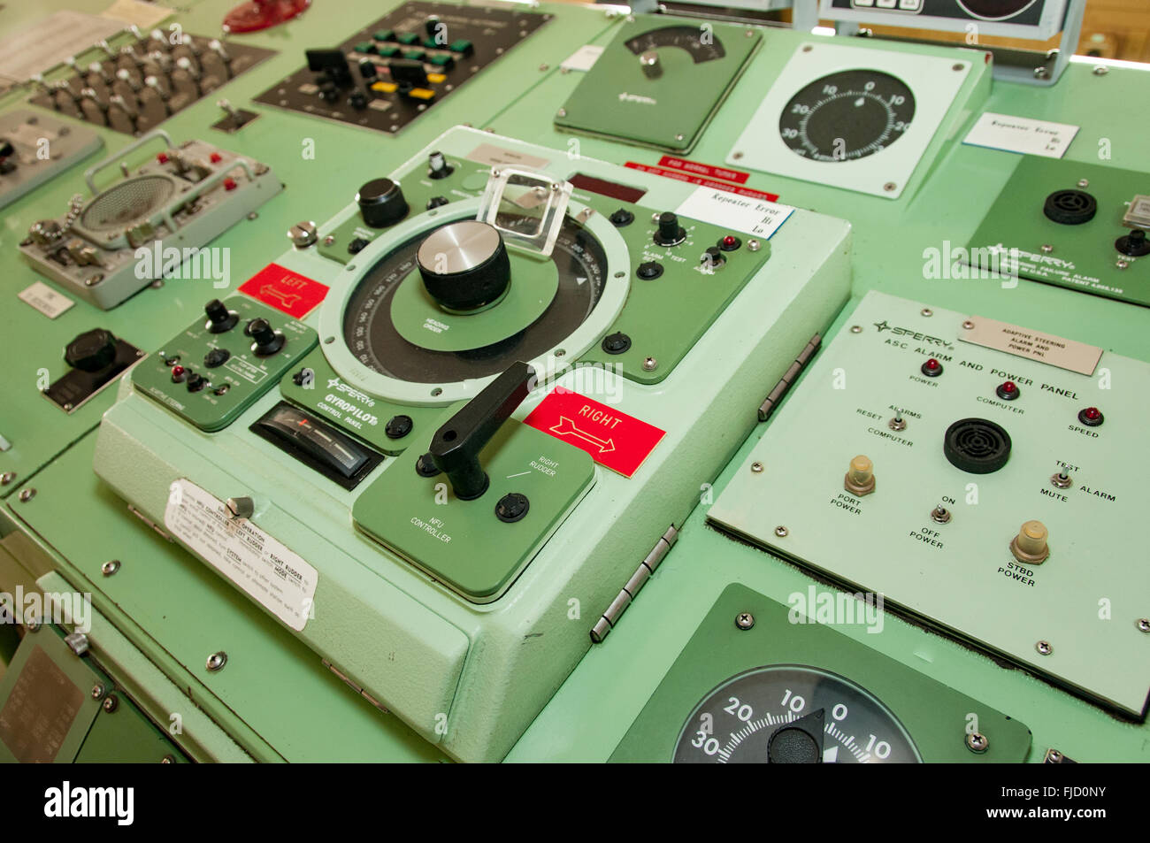 Ship speed indicator hi-res stock photography and images - Alamy