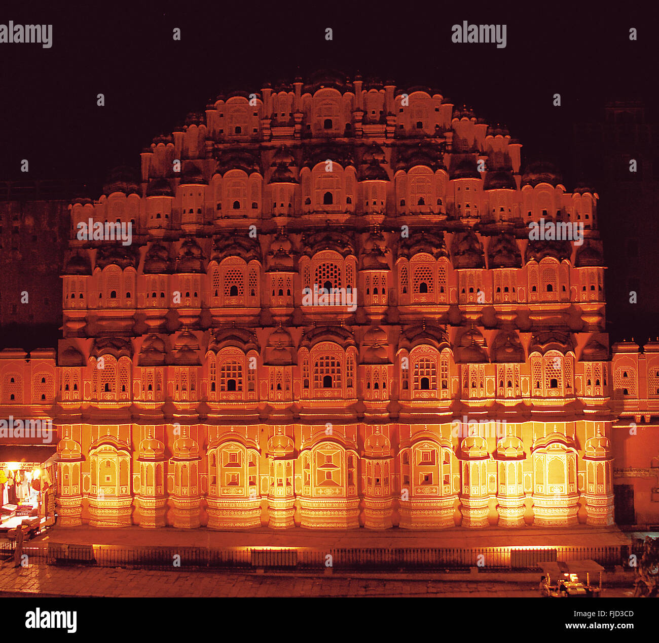 Hawa mahal at night hi-res stock photography and images - Alamy