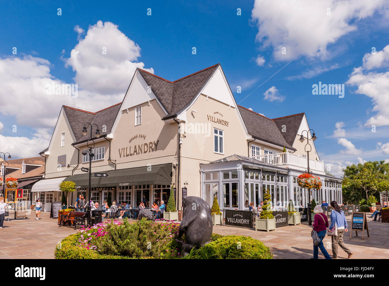 Bicester village hi-res stock photography and images - Alamy