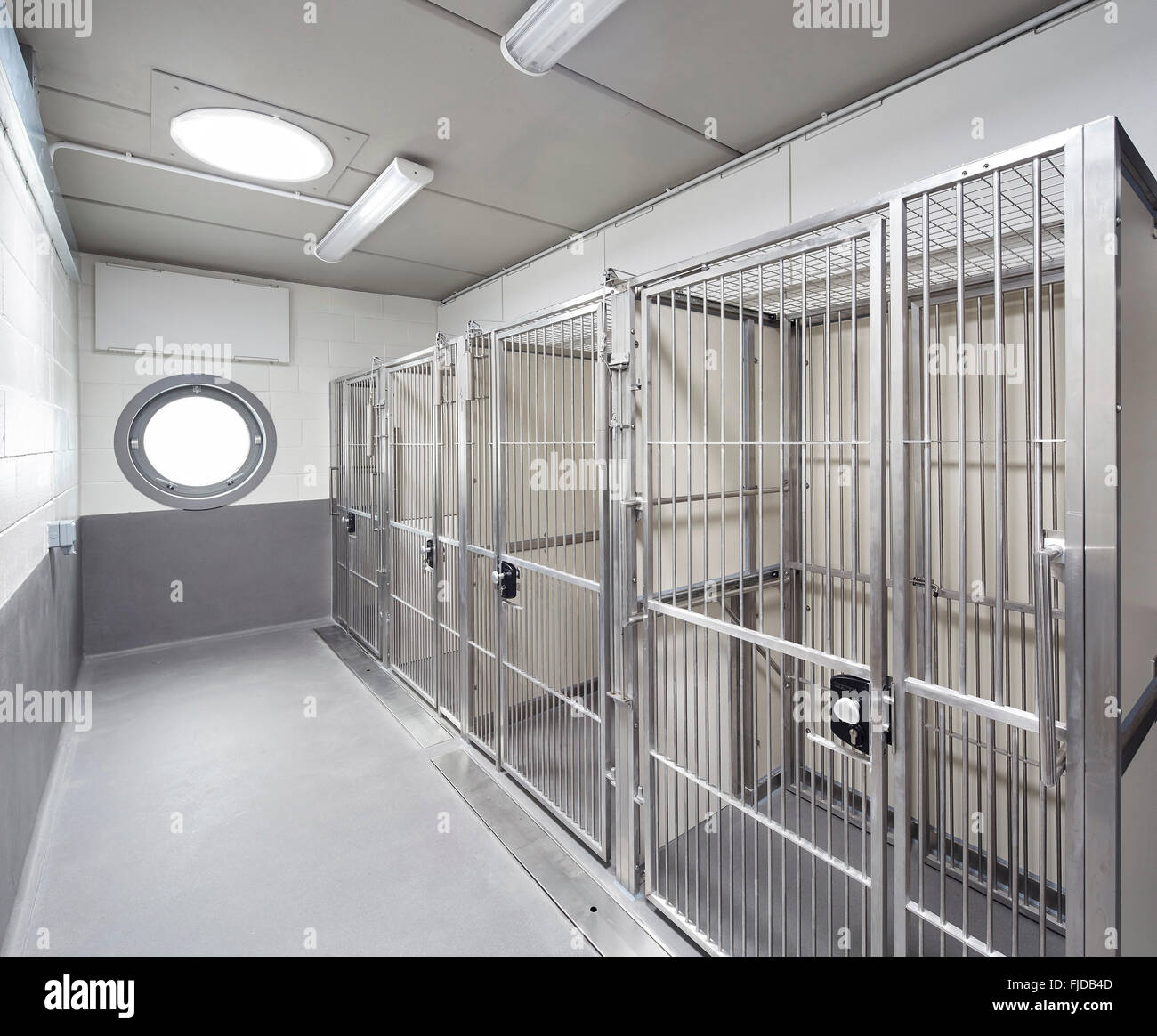 Kennel block hi-res stock photography and images - Alamy