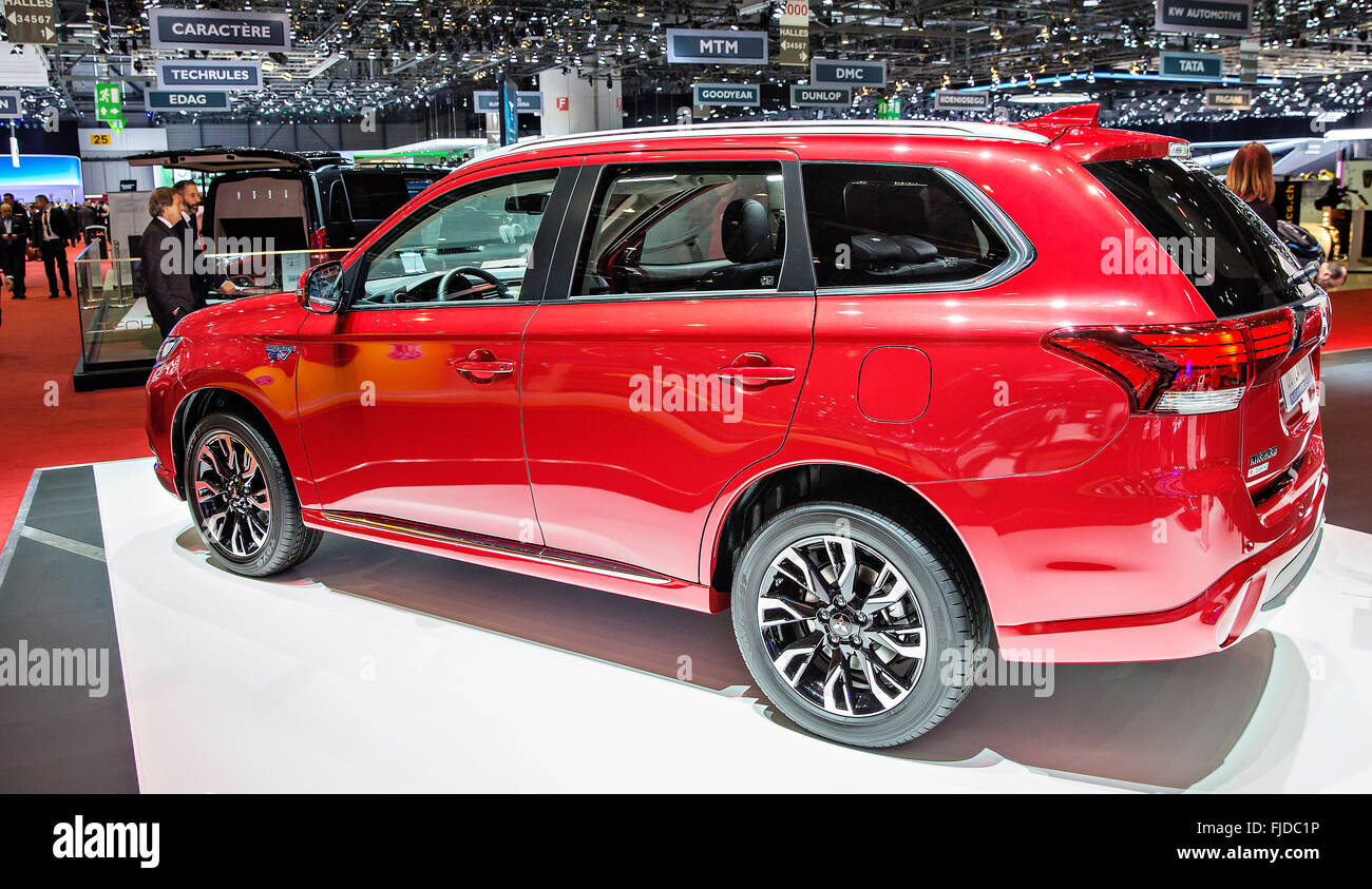 Mitsubishi Outlander Plug-in hybrid Stock Photo - Alamy