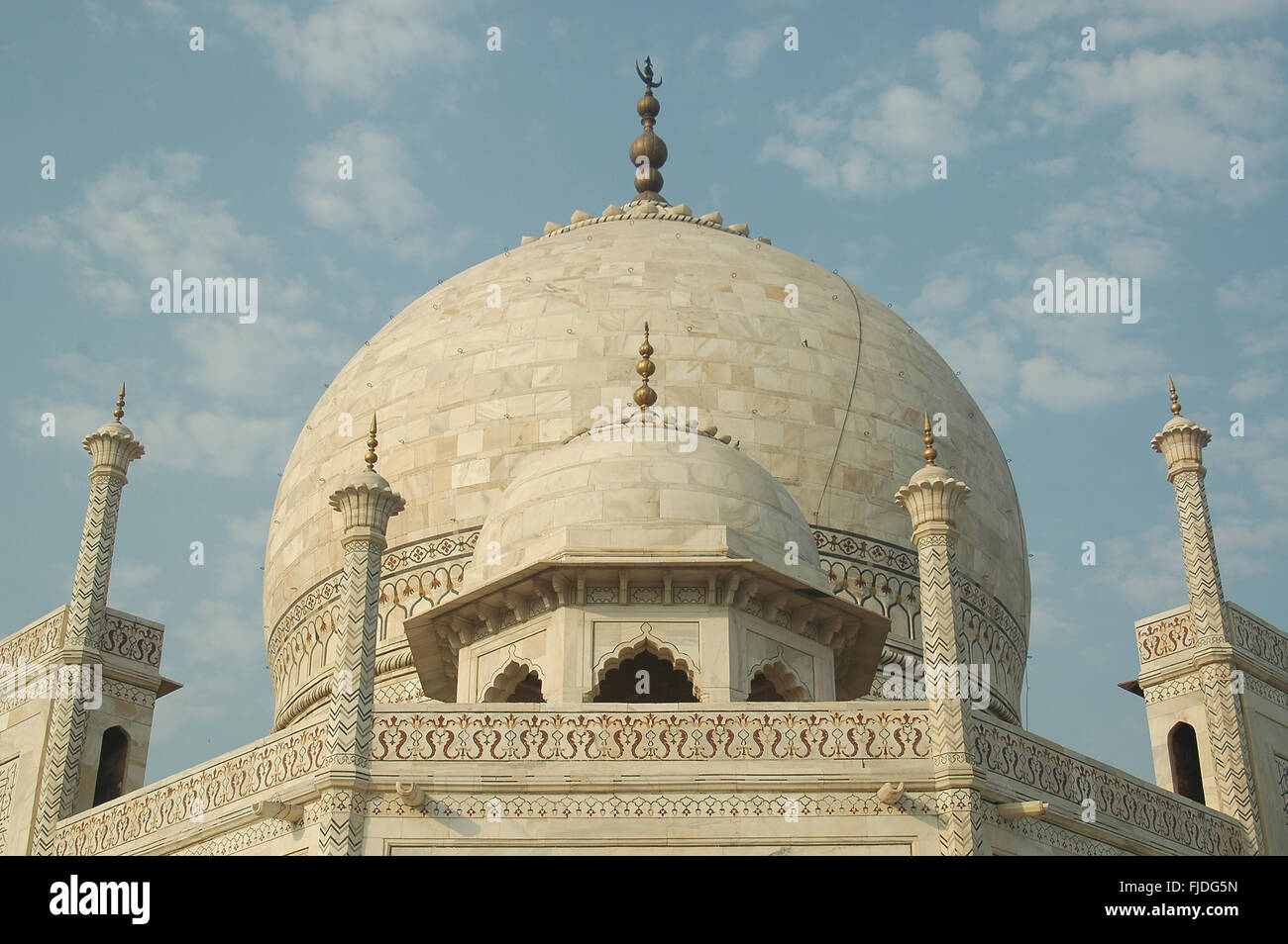 Top of taj mahal, agra, delhi, india, asia Stock Photo - Alamy