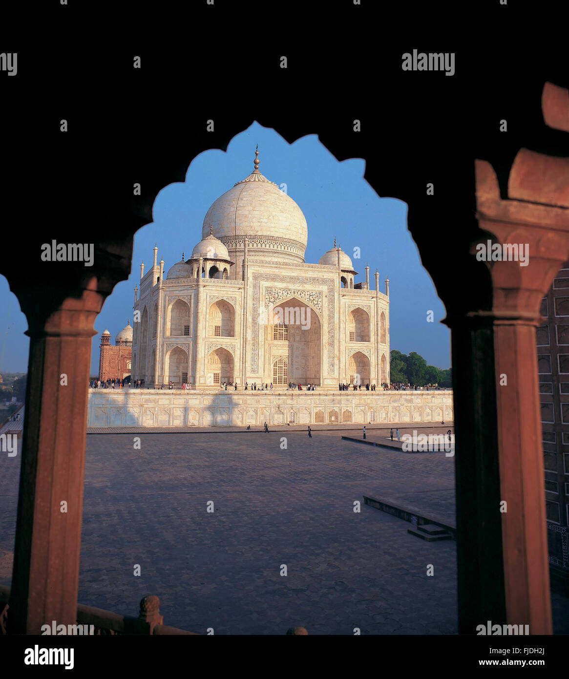 Masjid taj mahal hi-res stock photography and images - Alamy