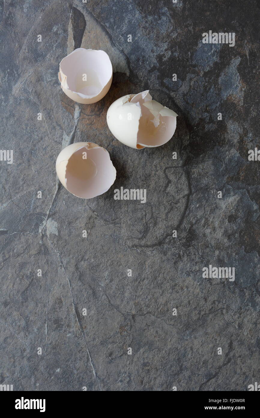 background with eggs shells top view Stock Photo - Alamy