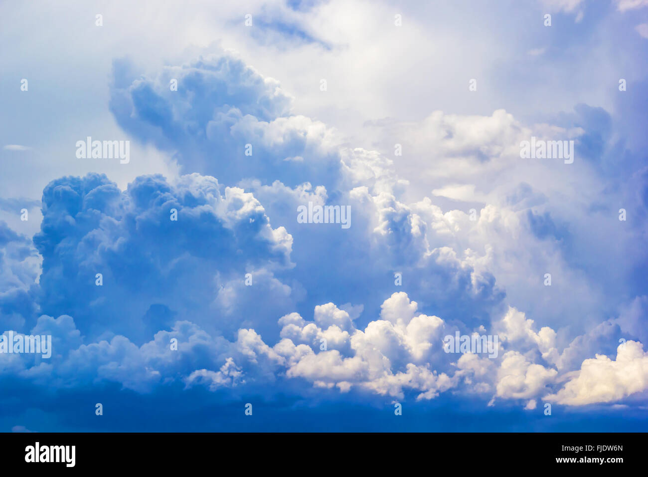 Dramatic air hi-res stock photography and images - Alamy