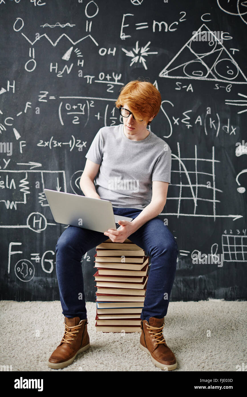 Student using communication board hi-res stock photography and images ...