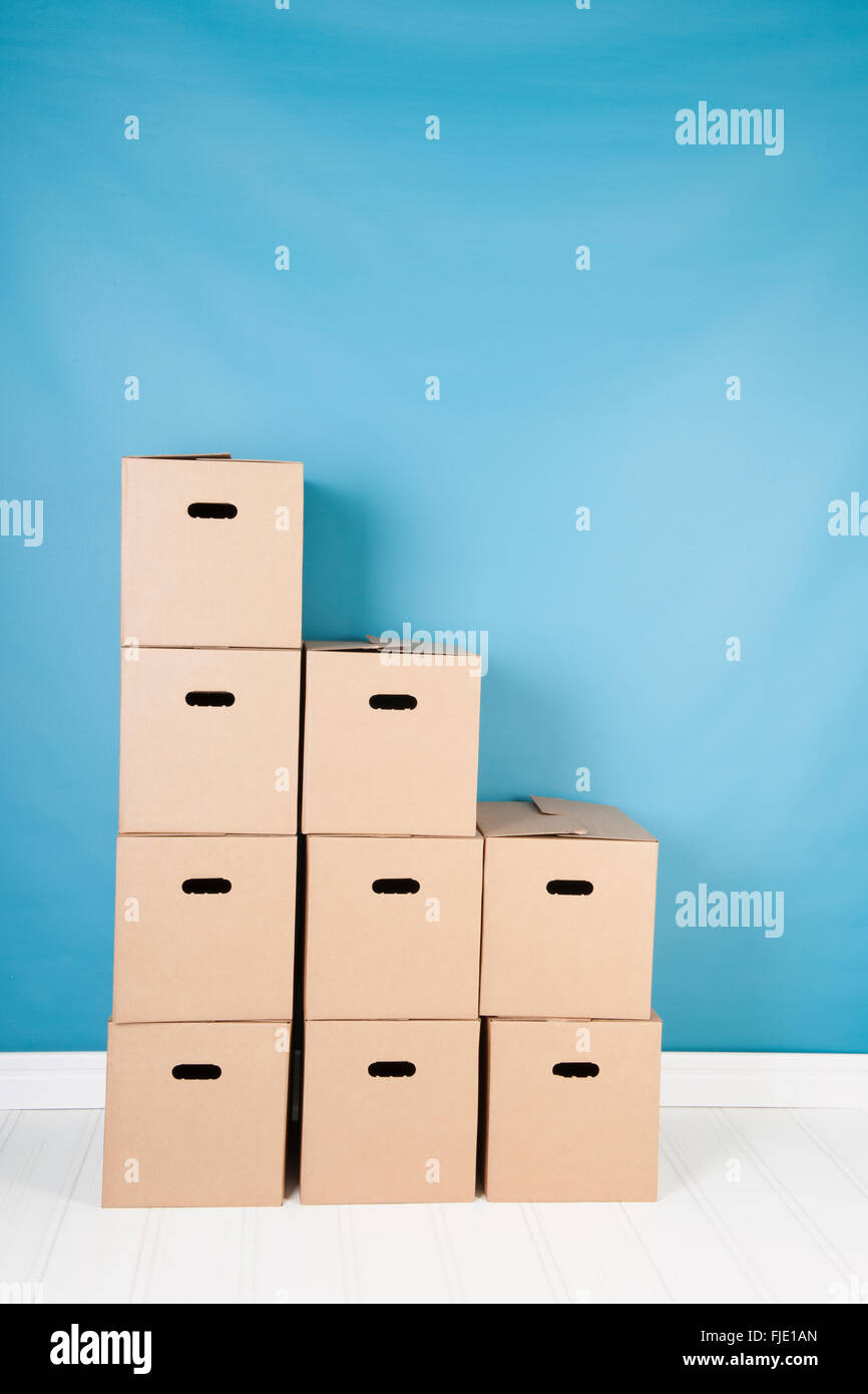 Removal boxes hi-res stock photography and images - Alamy