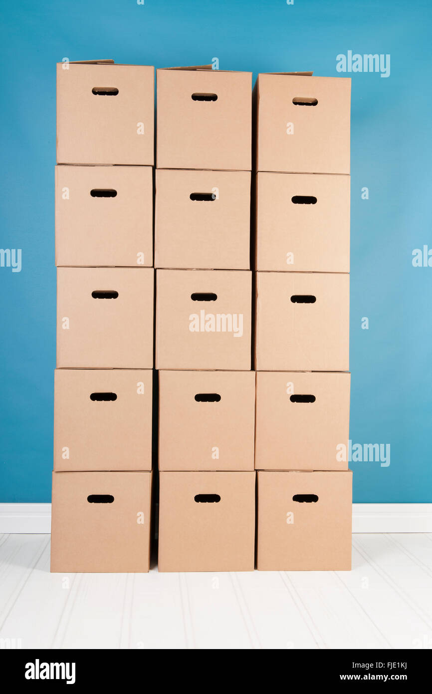 Removal boxes hi-res stock photography and images - Alamy