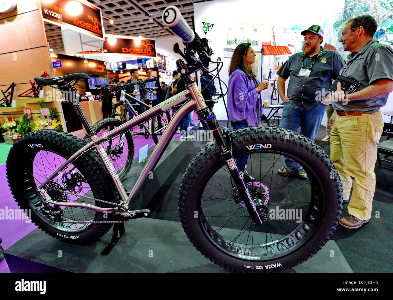 International cycle hi-res stock photography and images - Alamy