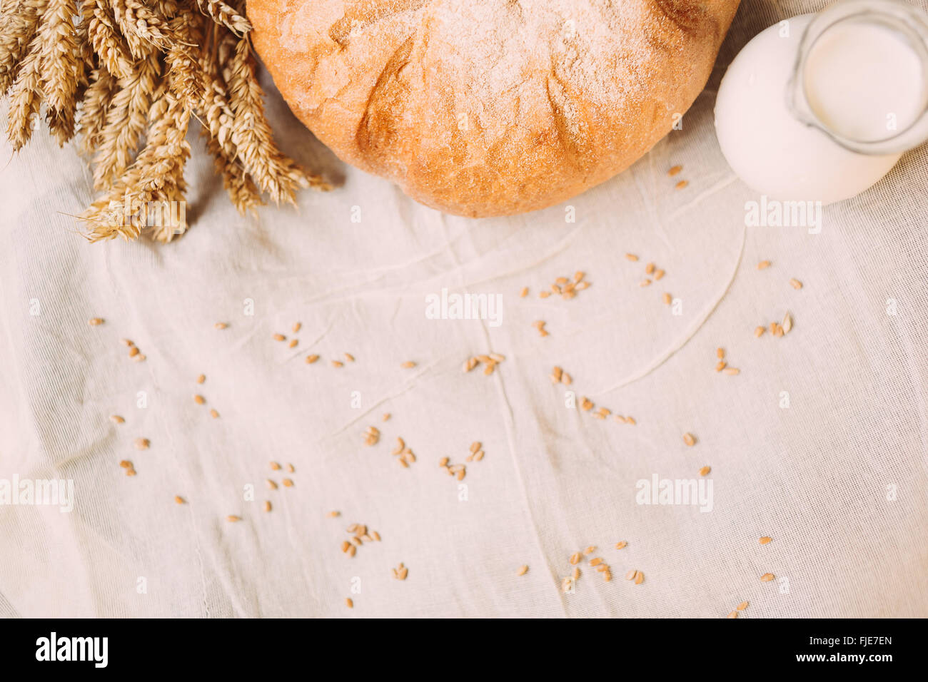 Wheat bread background hi-res stock photography and images - Alamy