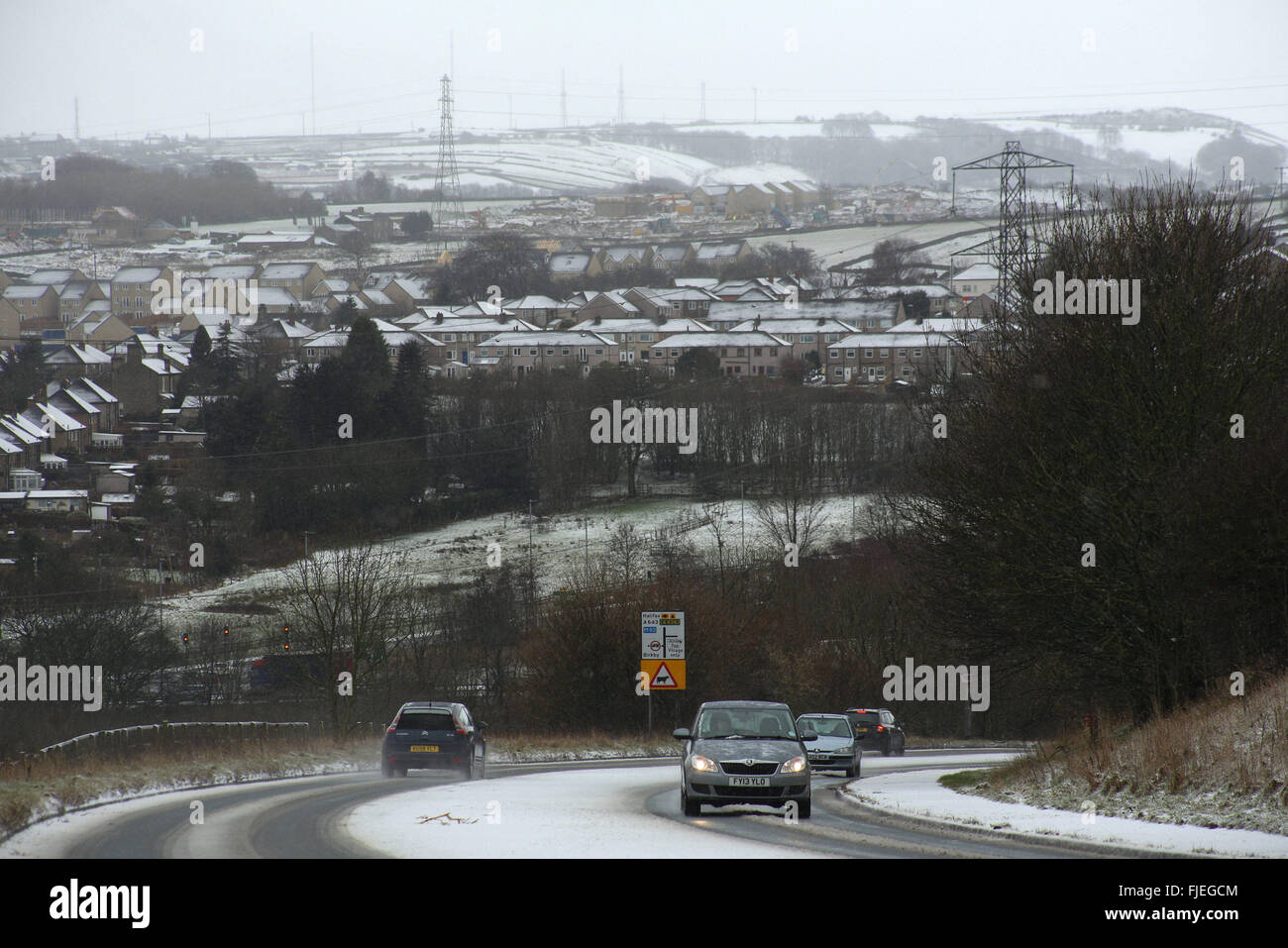 Huddersfield, West Yorkshire, UK. 2nd March, 2016. Snowy conditions ...