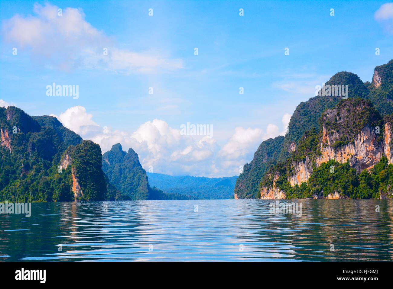Cheow Lan lake, Khao Sok National Park, Thailand Stock Photo - Alamy