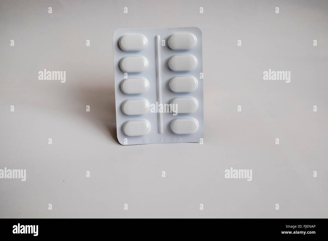 10 x Soluble paracetamol in a foil packet for use to relieve pain Stock ...