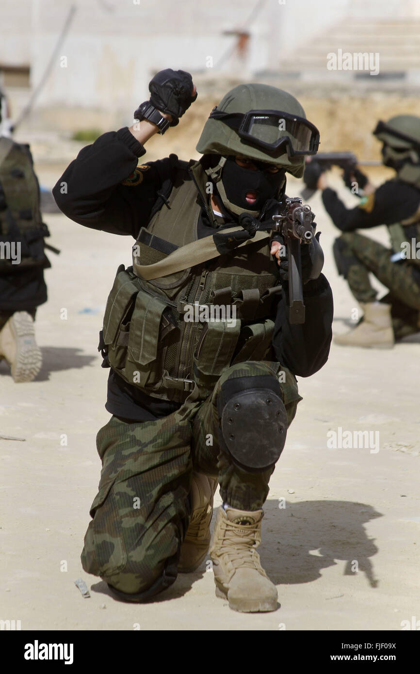 Hebron, West Bank, Palestinian Territory. 2nd Mar, 2016. Members of ...