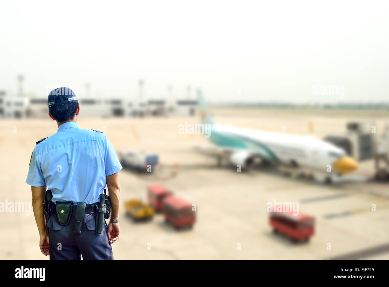 Security guard arms crossed hi-res stock photography and images - Alamy