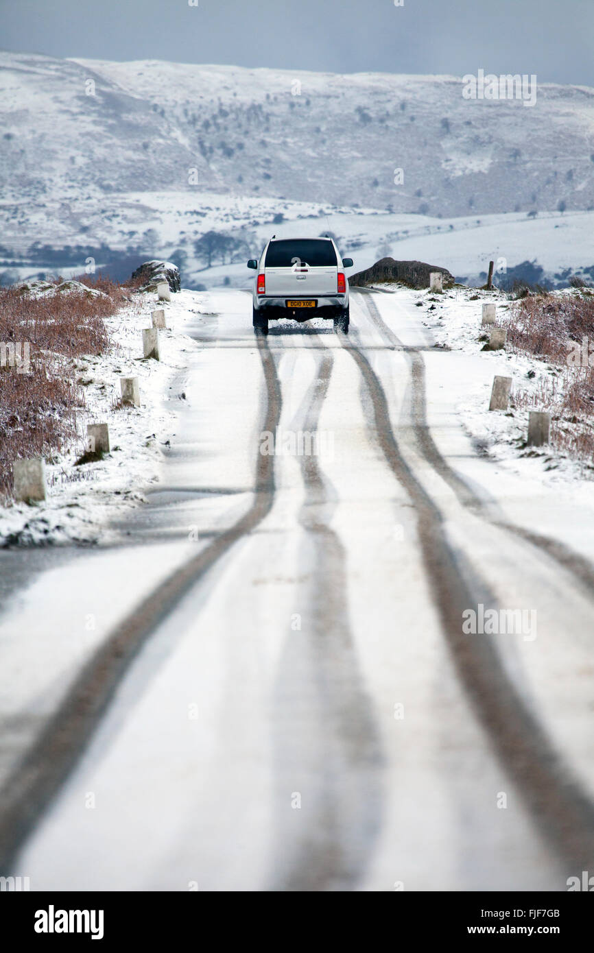 Islated road hi-res stock photography and images - Alamy