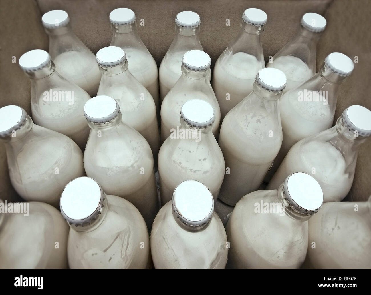 Milk bottle glass shop hi-res stock photography and images - Alamy