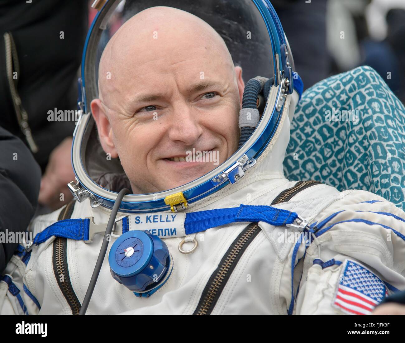 Recovery soyuz landed headshot hi-res stock photography and images - Alamy