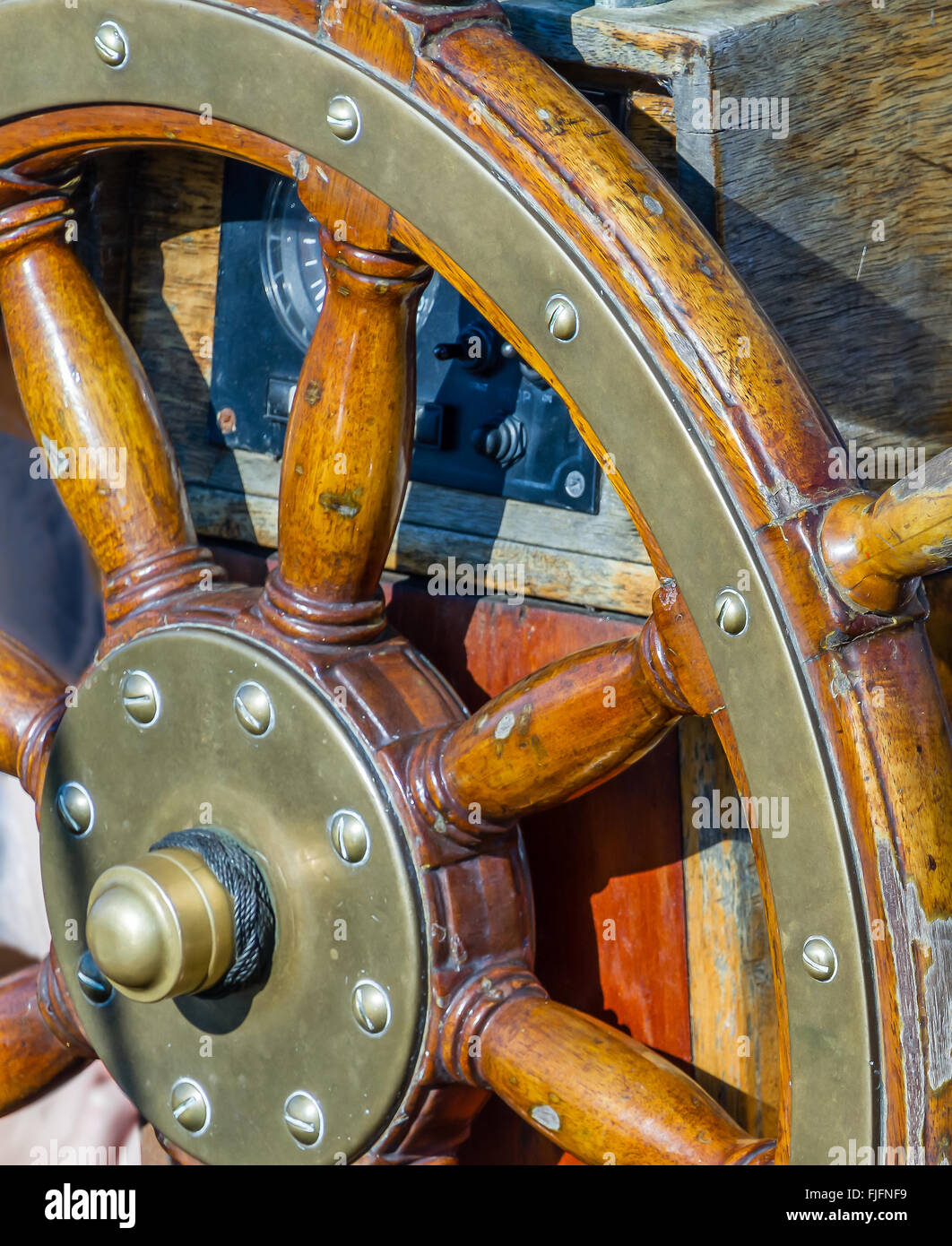 Boat wooden wheel hi-res stock photography and images - Alamy