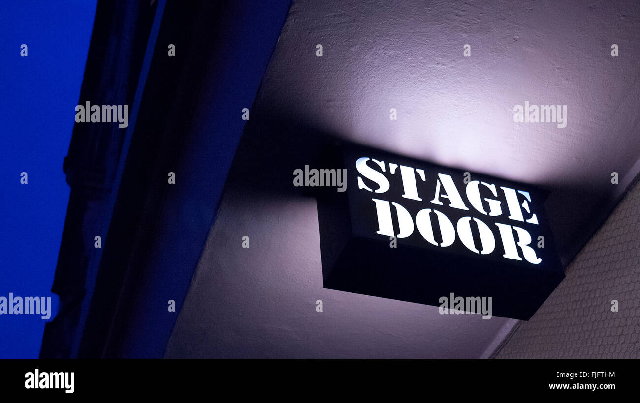 Theatre stage door sign night hi-res stock photography and images - Alamy