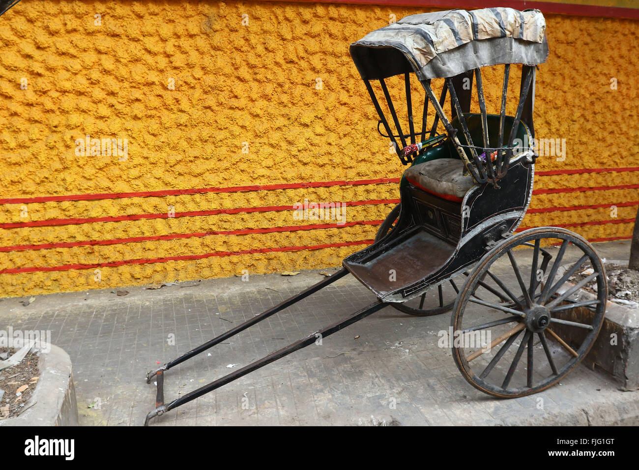 Hand pulled rickshaw calcutta street scene calcutta india hi-res stock ...