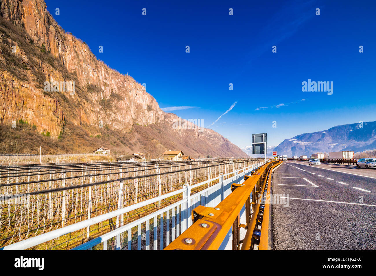 Highway through nature hi-res stock photography and images - Alamy