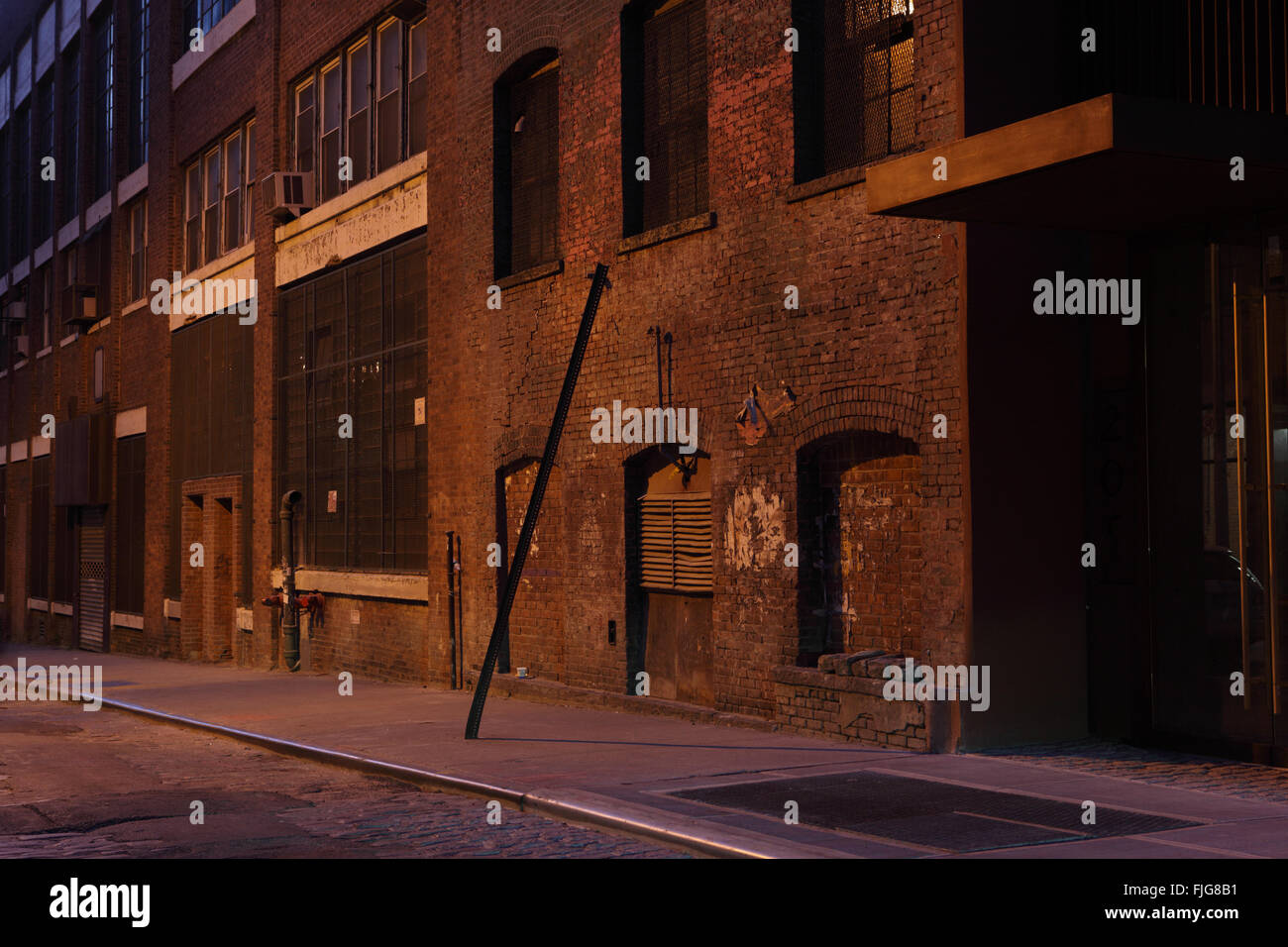 Brooklyn dumbo street night street hi-res stock photography and images ...