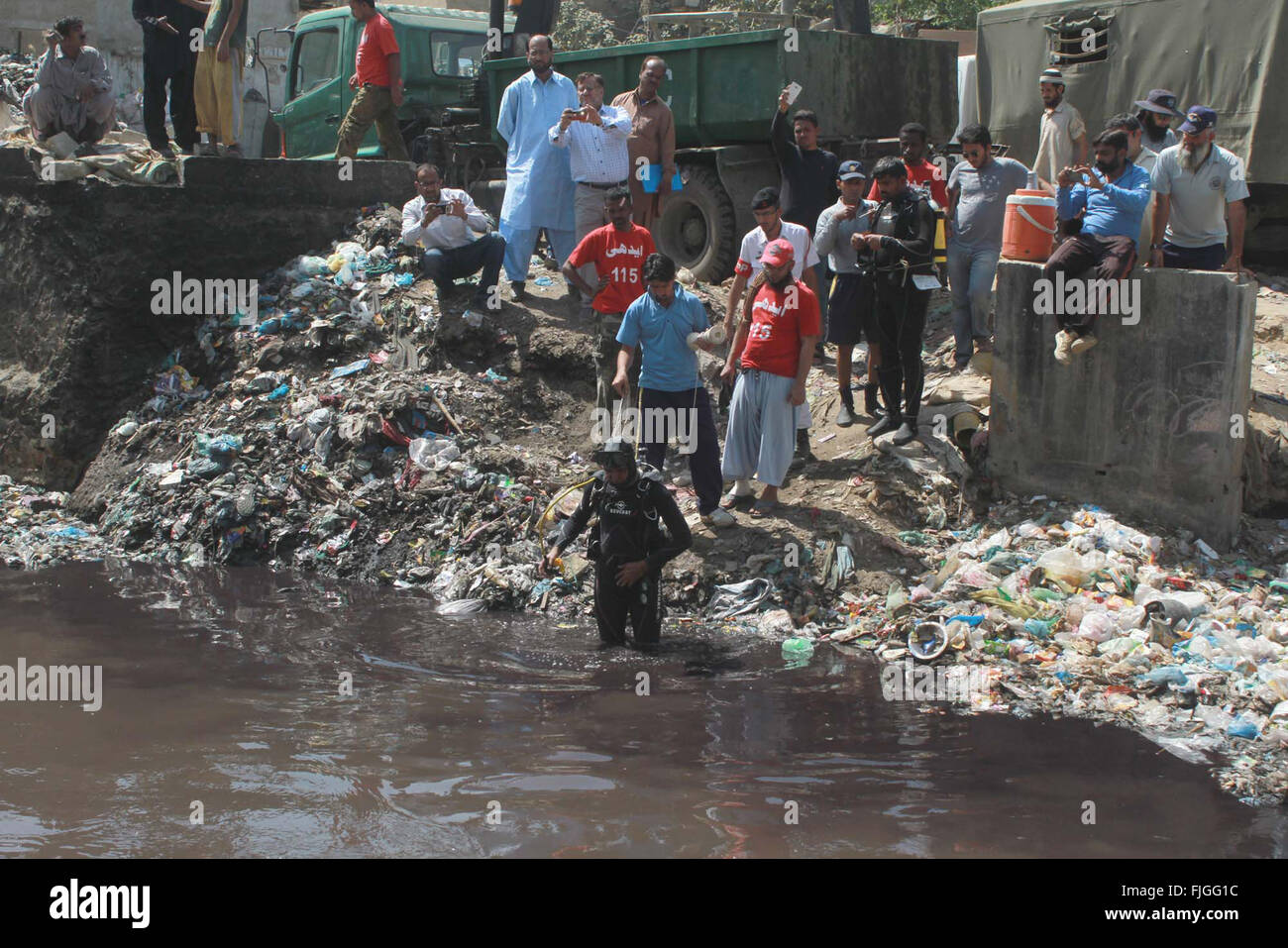 Edhi foundation hi-res stock photography and images - Alamy