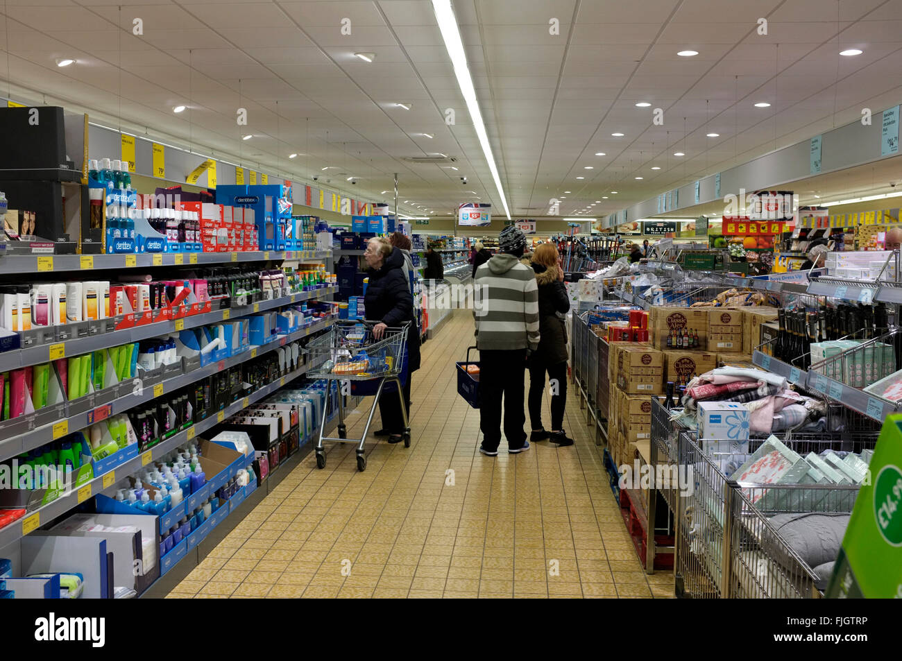 Aldi uk hi-res stock photography and images - Alamy
