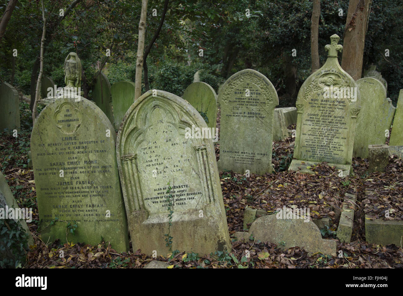 Victorian era cemetery hi-res stock photography and images - Alamy