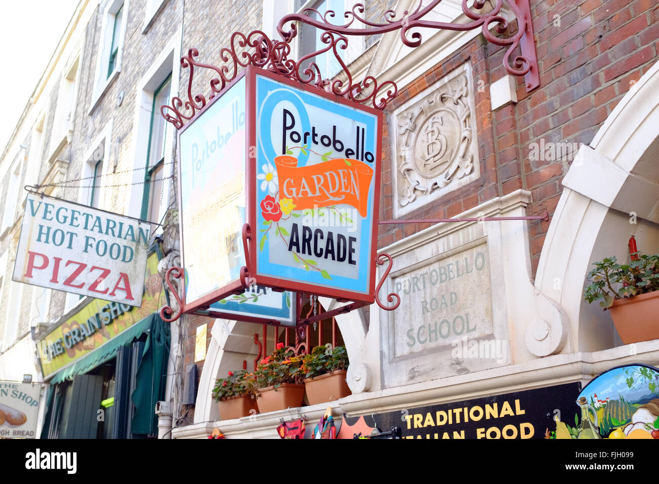 Vintage signs antique market hi-res stock photography and images - Alamy