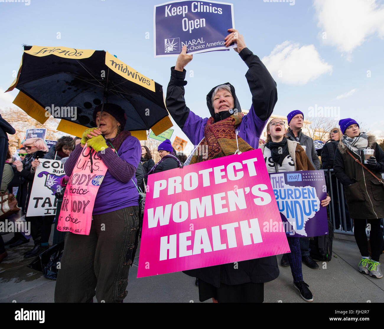 Washington, DC, USA. 02nd Mar, 2016. Supporters and opponents of women ...