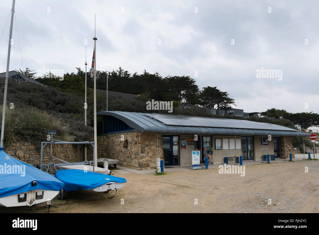 Traditional lifeboat station hi-res stock photography and images - Alamy